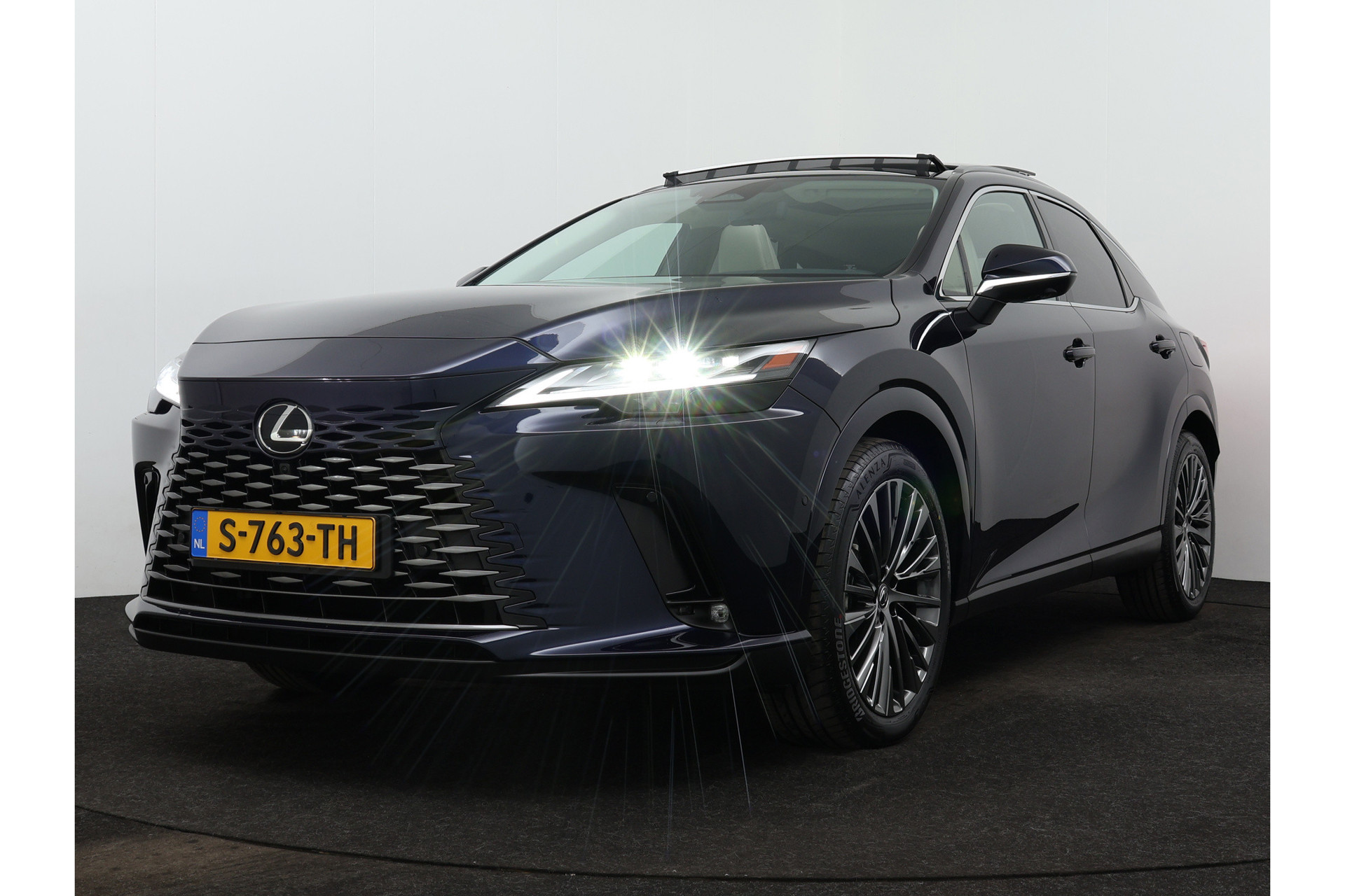 Lexus RX 450H+ Plug-In Hybrid President Line | Lexus occasions