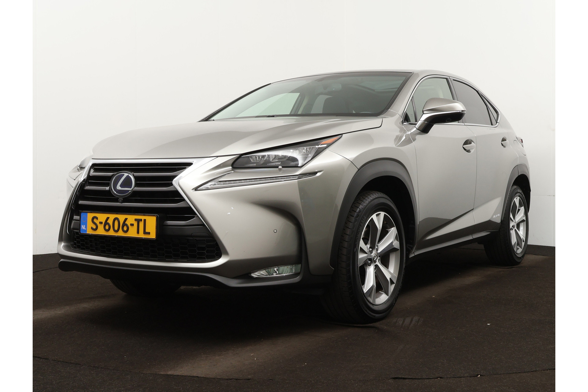 Lexus NX 300H Awd President Line | Lexus occasions