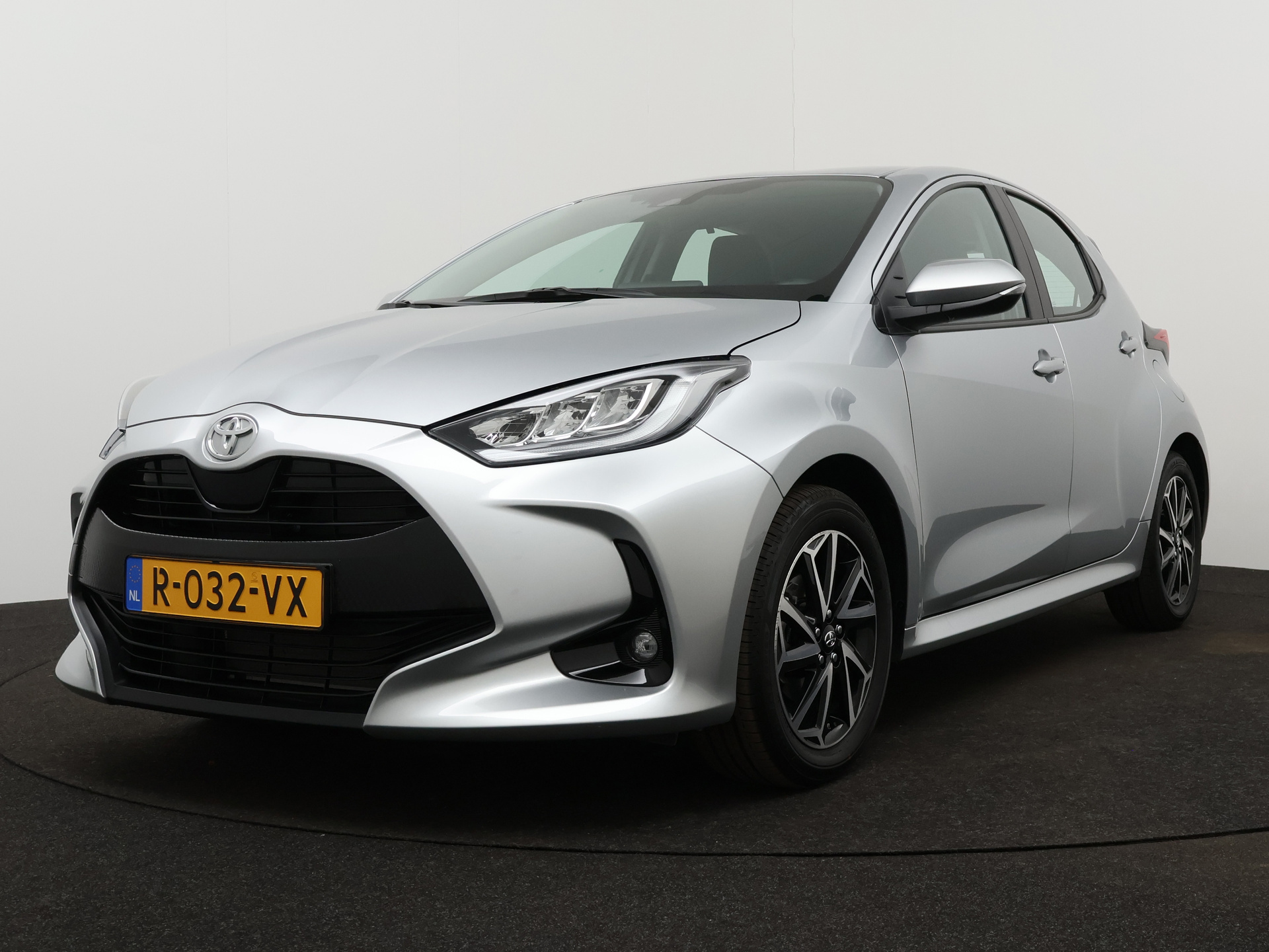 Toyota Yaris Private Lease | Vanaf €299 | 18 aanbiedingen